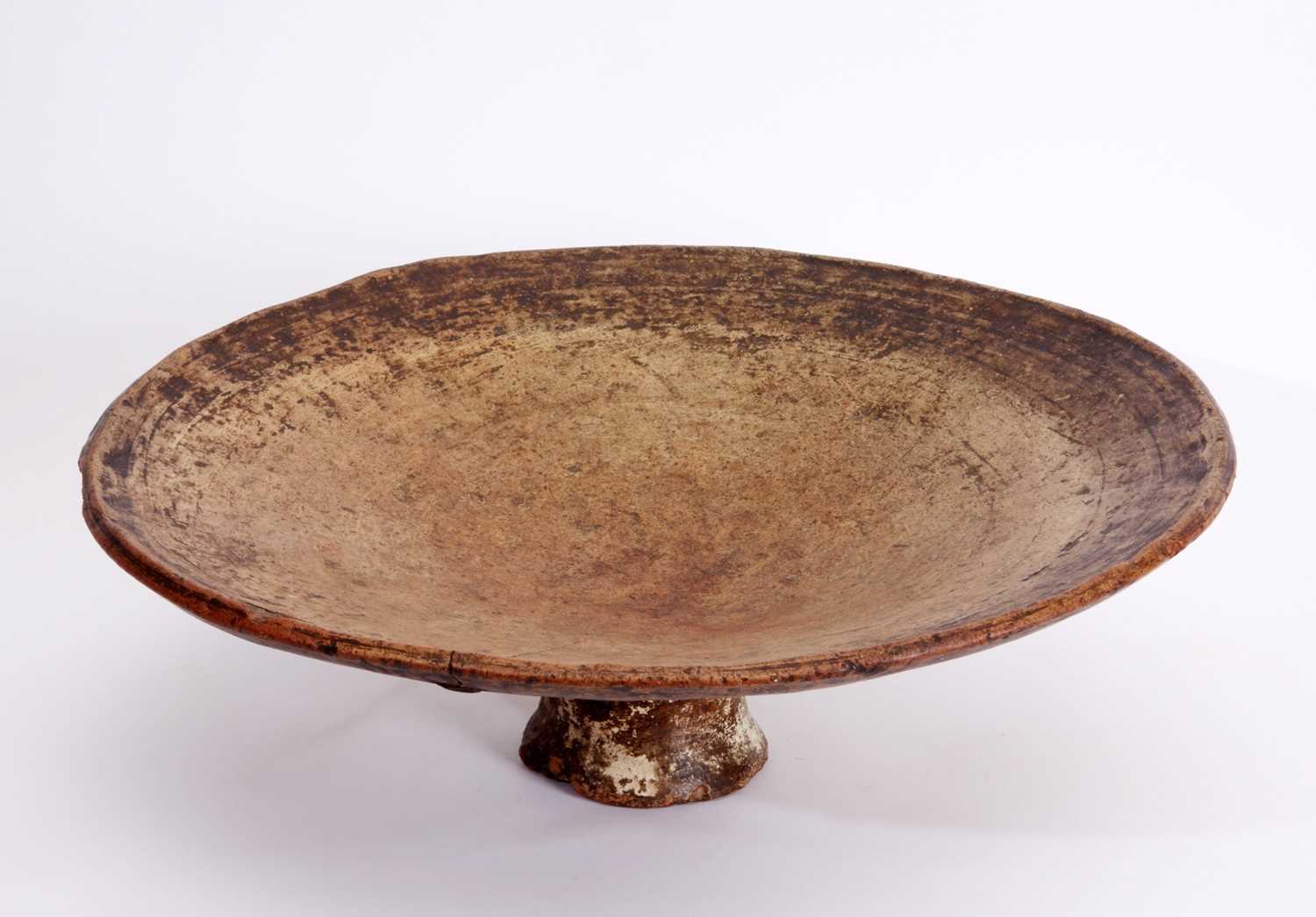 Lot 58 - An earthenware bowl